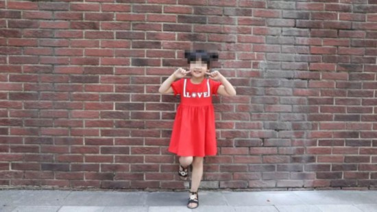 5-year-old raises concerns about child modeling - People's Daily Online